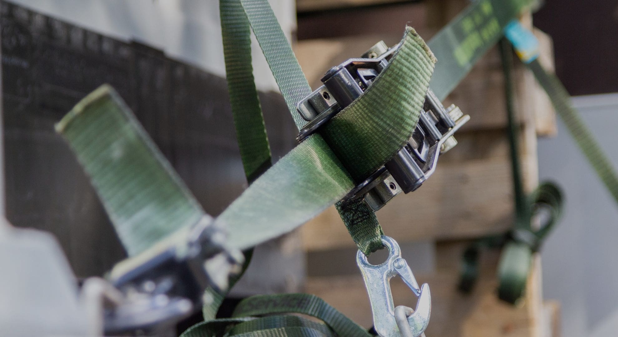 Benefits of Tie-Down Straps for Securing Loads - Shop Now